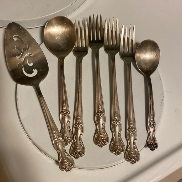 Vintage | Dining | Vintage 951 Rogers Extra Silver Plate Flatware ...